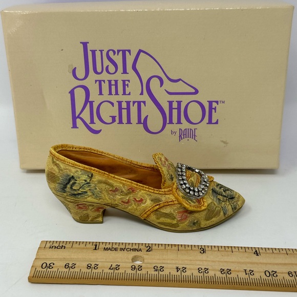 Just The Right Shoe | Accents | Vintage Just The Right Shoe By Raine ...